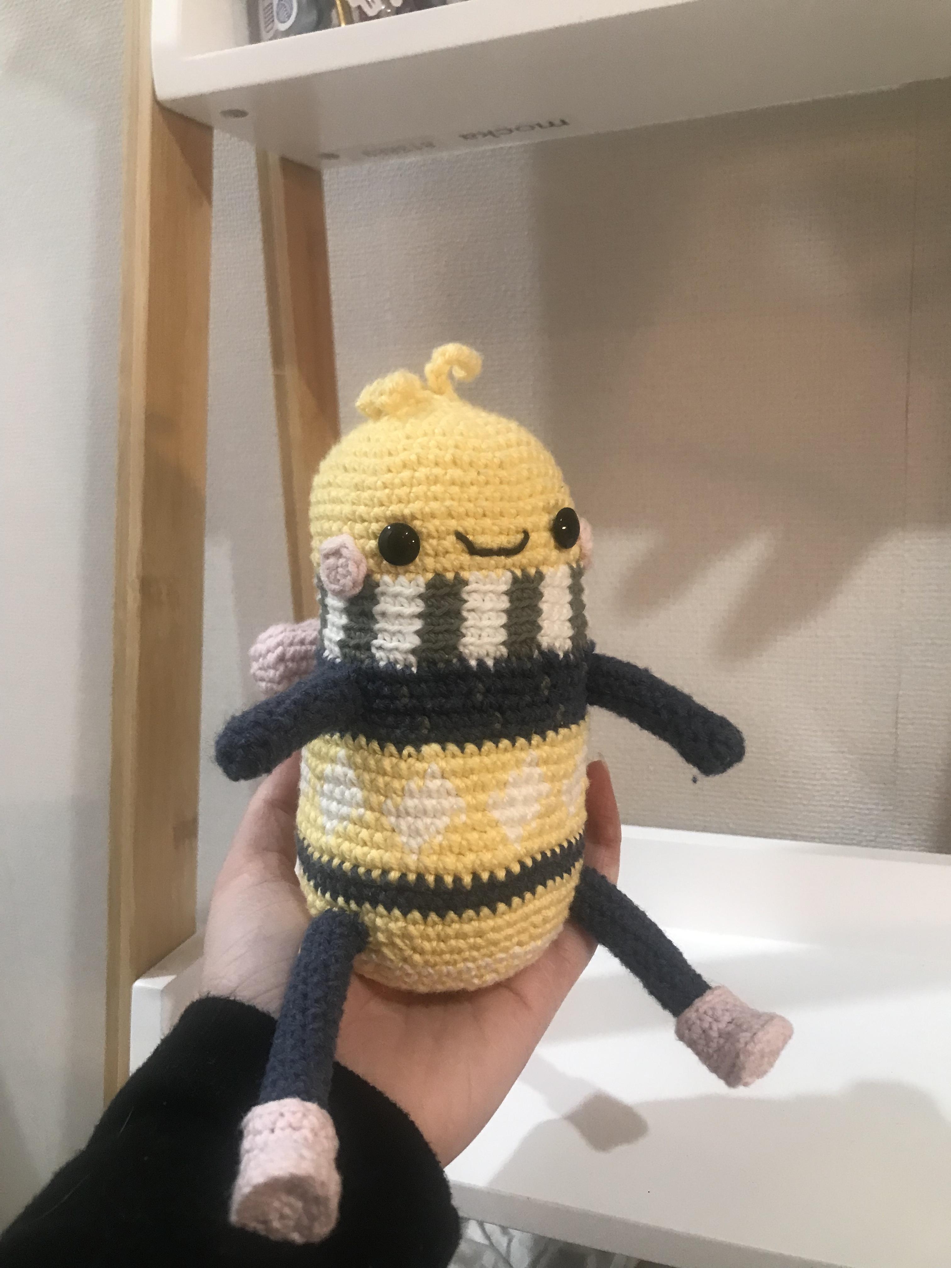 Amigurumi.com - Creations - Agatha Bee from Animal Friends of Pica Pau 2