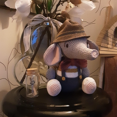 Amigurumi.com - Book creations - Amigurumi Treasures 2 - Doki the elephant