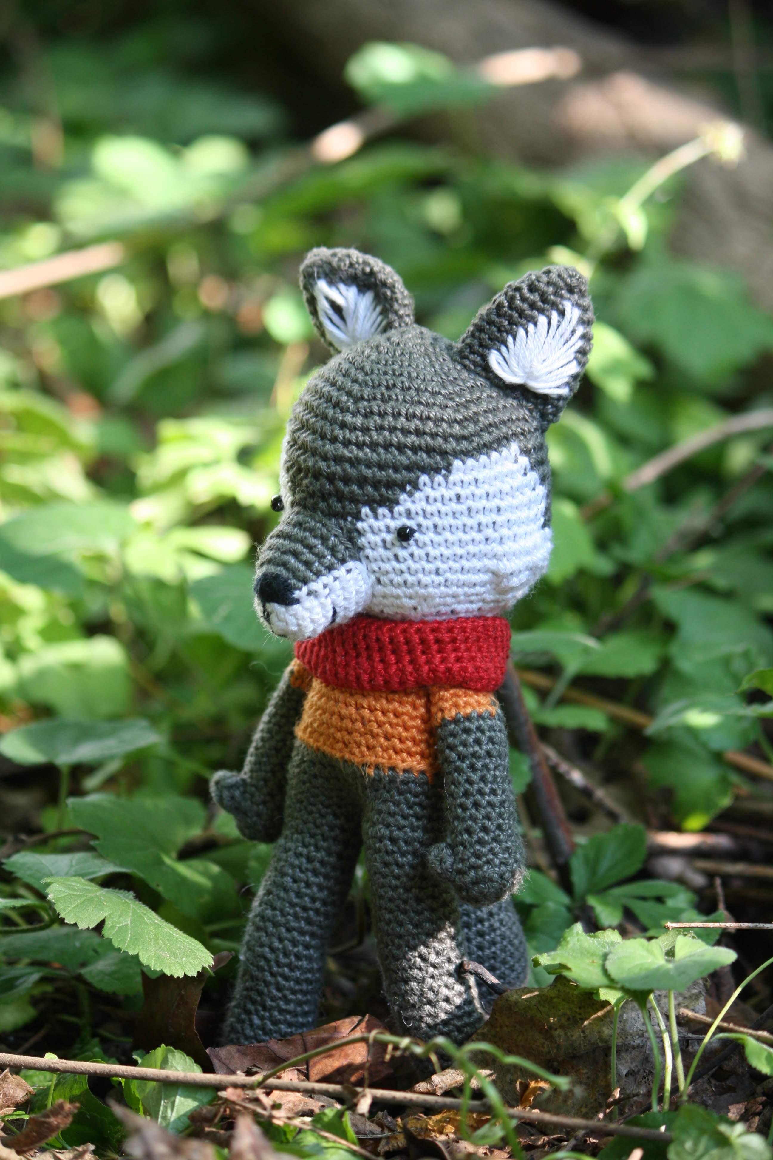 Amigurumi.com - Creations - Harry Wolf from Animal Friends of Pica Pau
