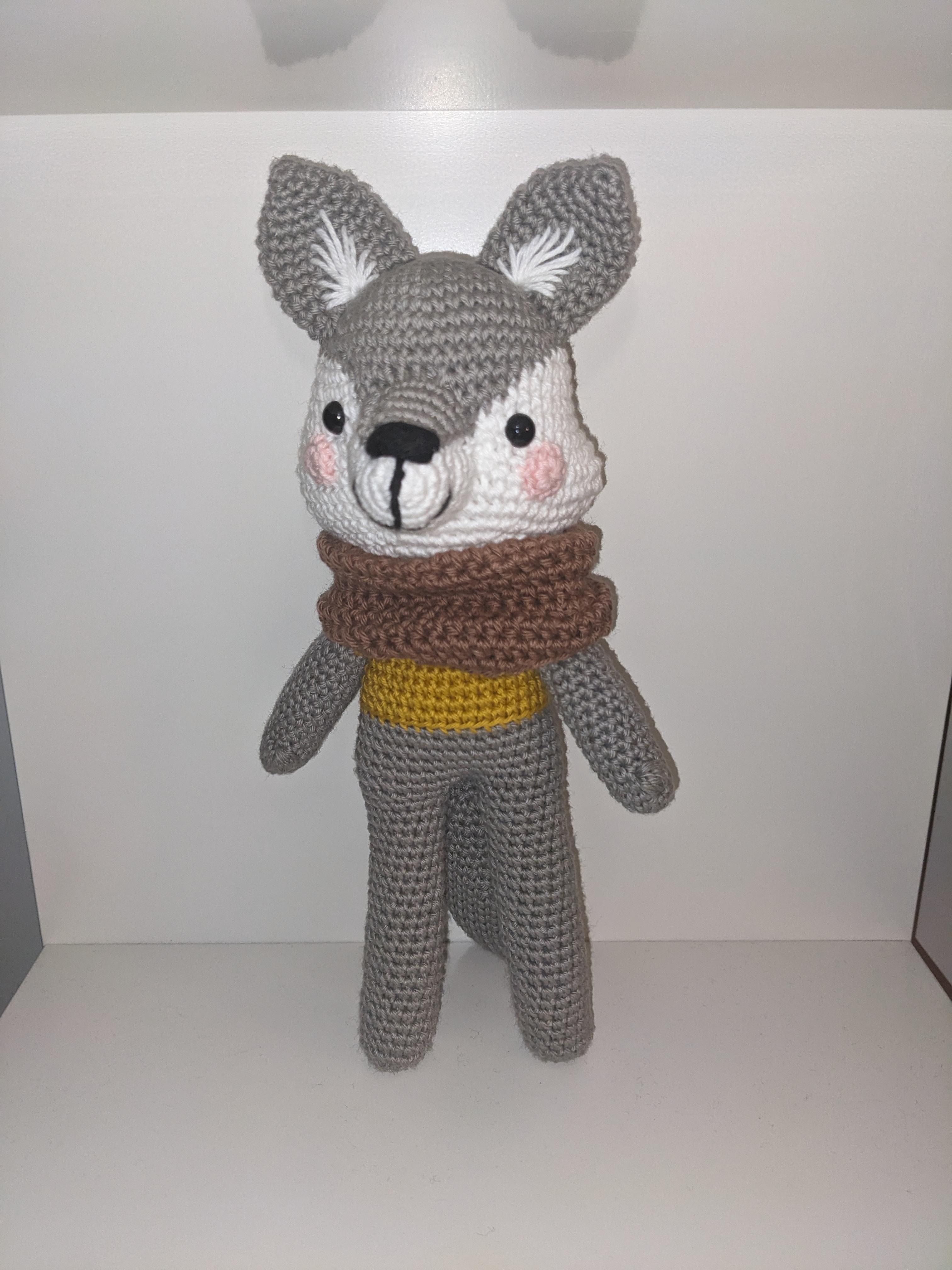 Amigurumi.com - Creations - Harry Wolf from Animal Friends of Pica Pau