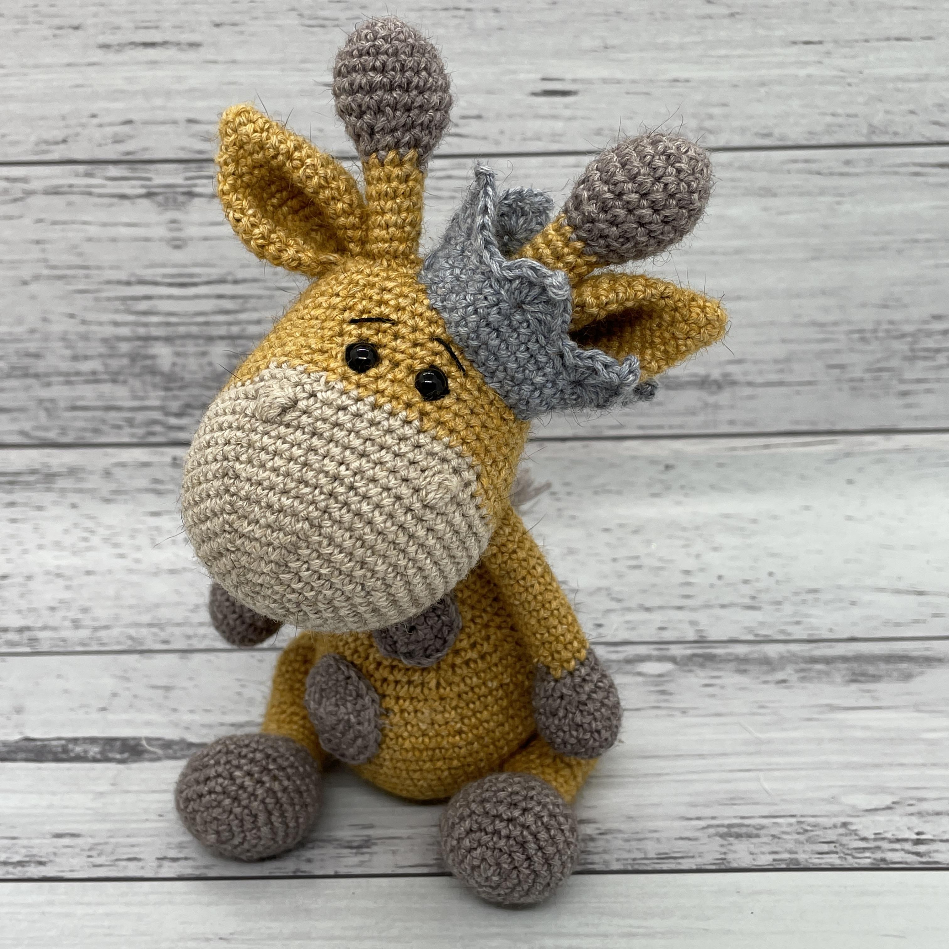 Amigurumi.com - Creations - Ormond the giraffe from Amigurumi Treasures