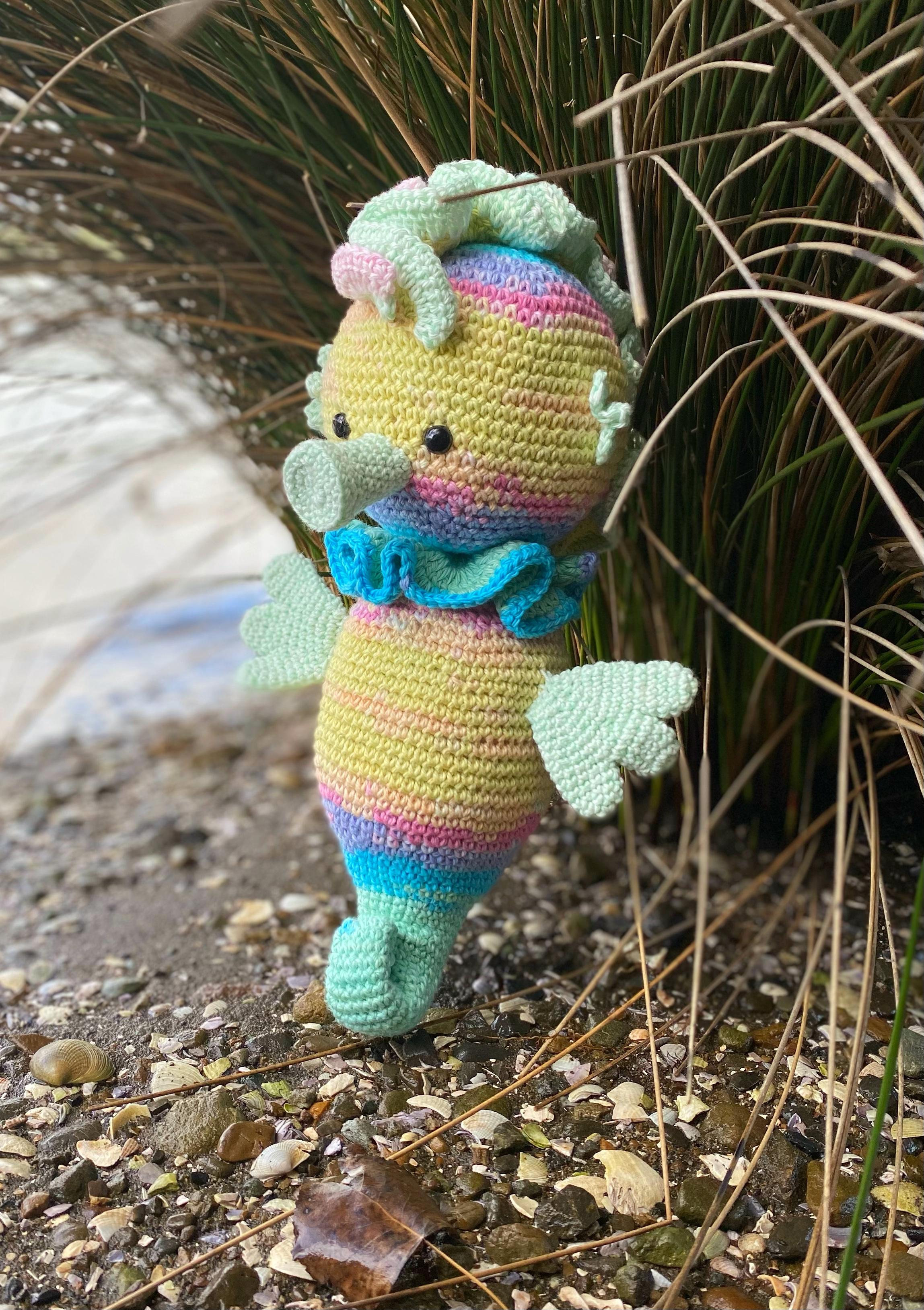 Amigurumi.com - Creations - Mackenzie the seahorse from Amigurumi ...