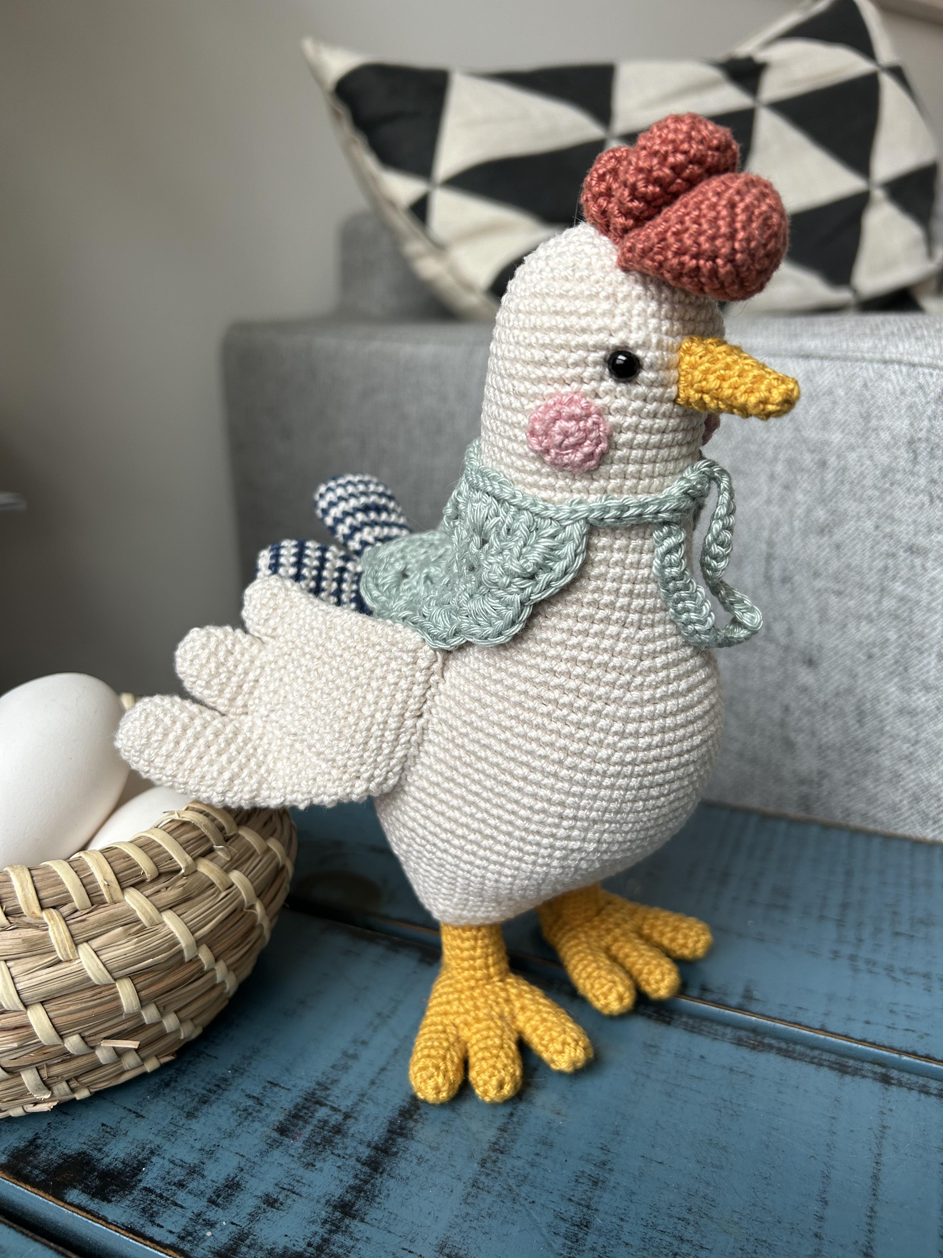 Amigurumi.com - Creations - Greta Hen from Animal Friends of Pica Pau 3