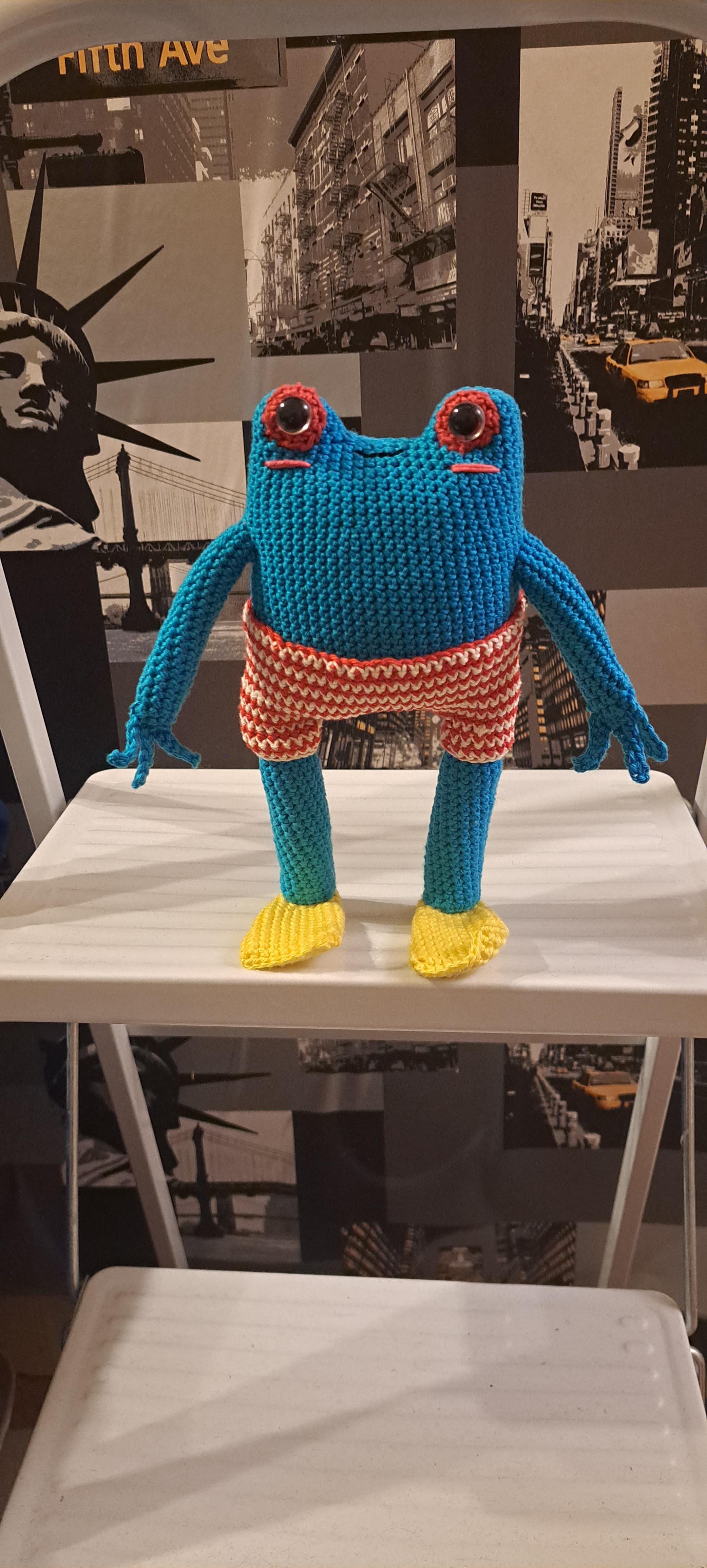 Amigurumi.com - Creations - Victor Frog from Animal Friends of Pica Pau