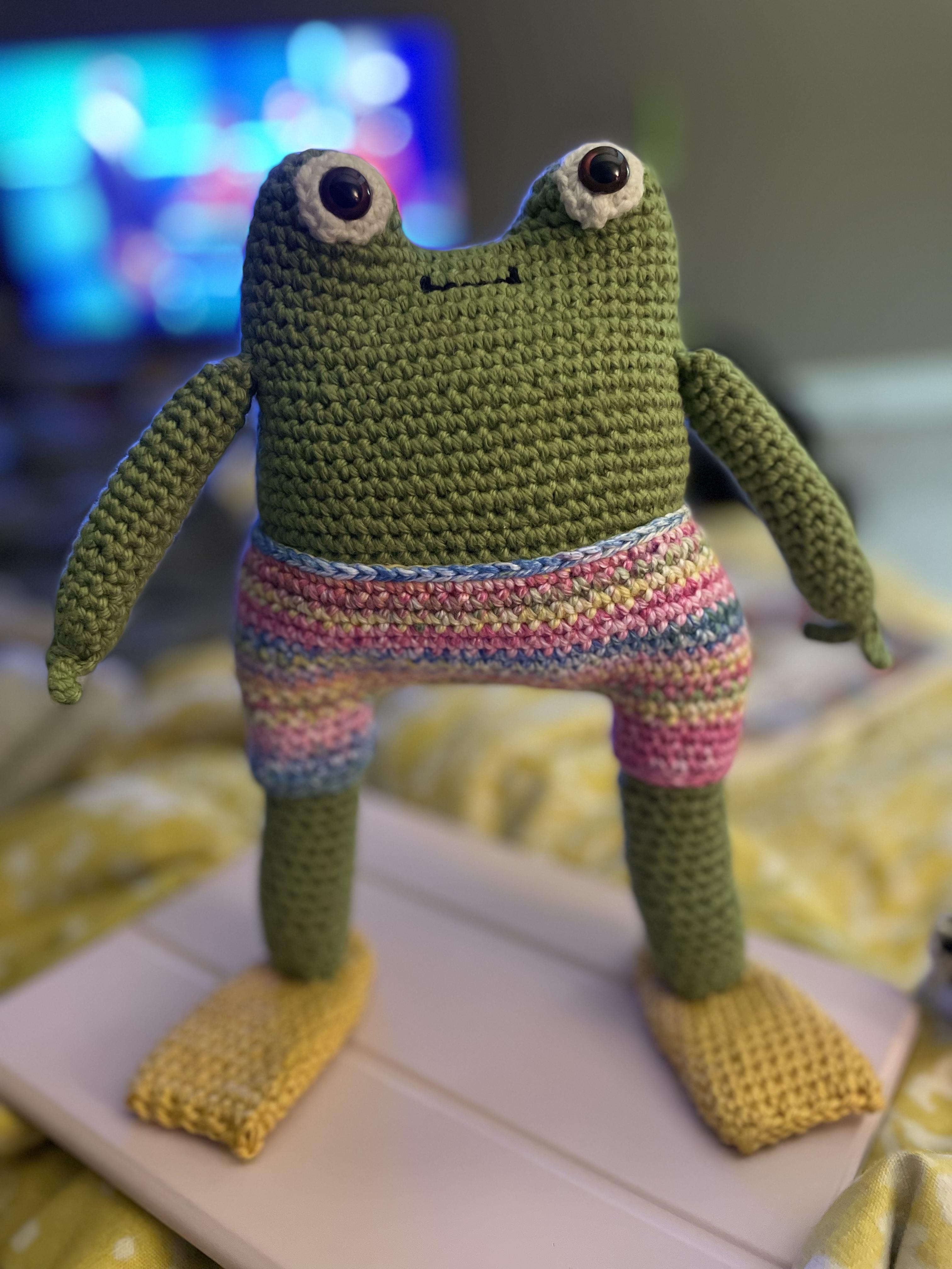 Amigurumi.com - Creations - Victor Frog from Animal Friends of Pica Pau