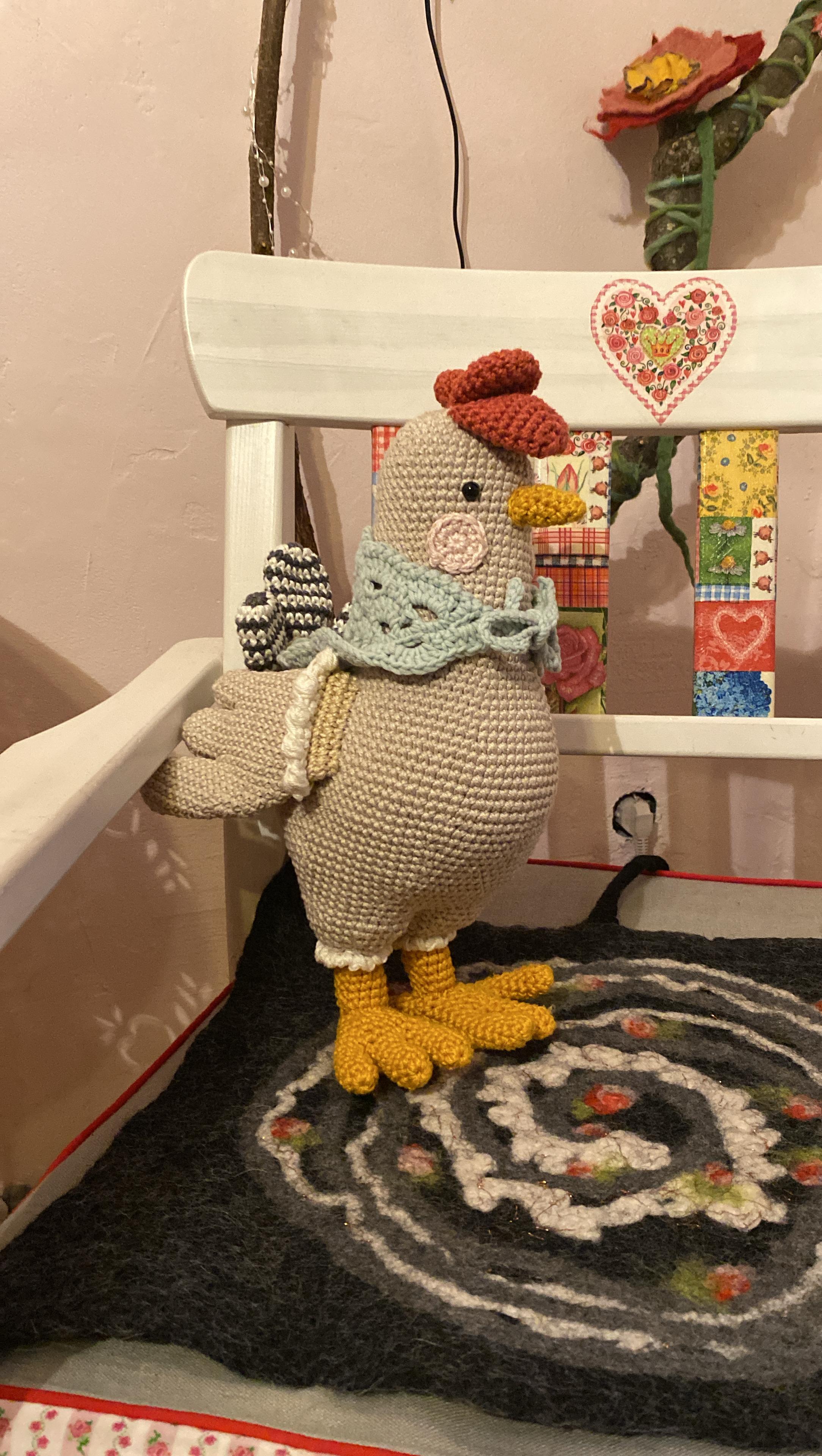 Amigurumi.com - Creations - Greta Hen from Animal Friends of Pica Pau 3