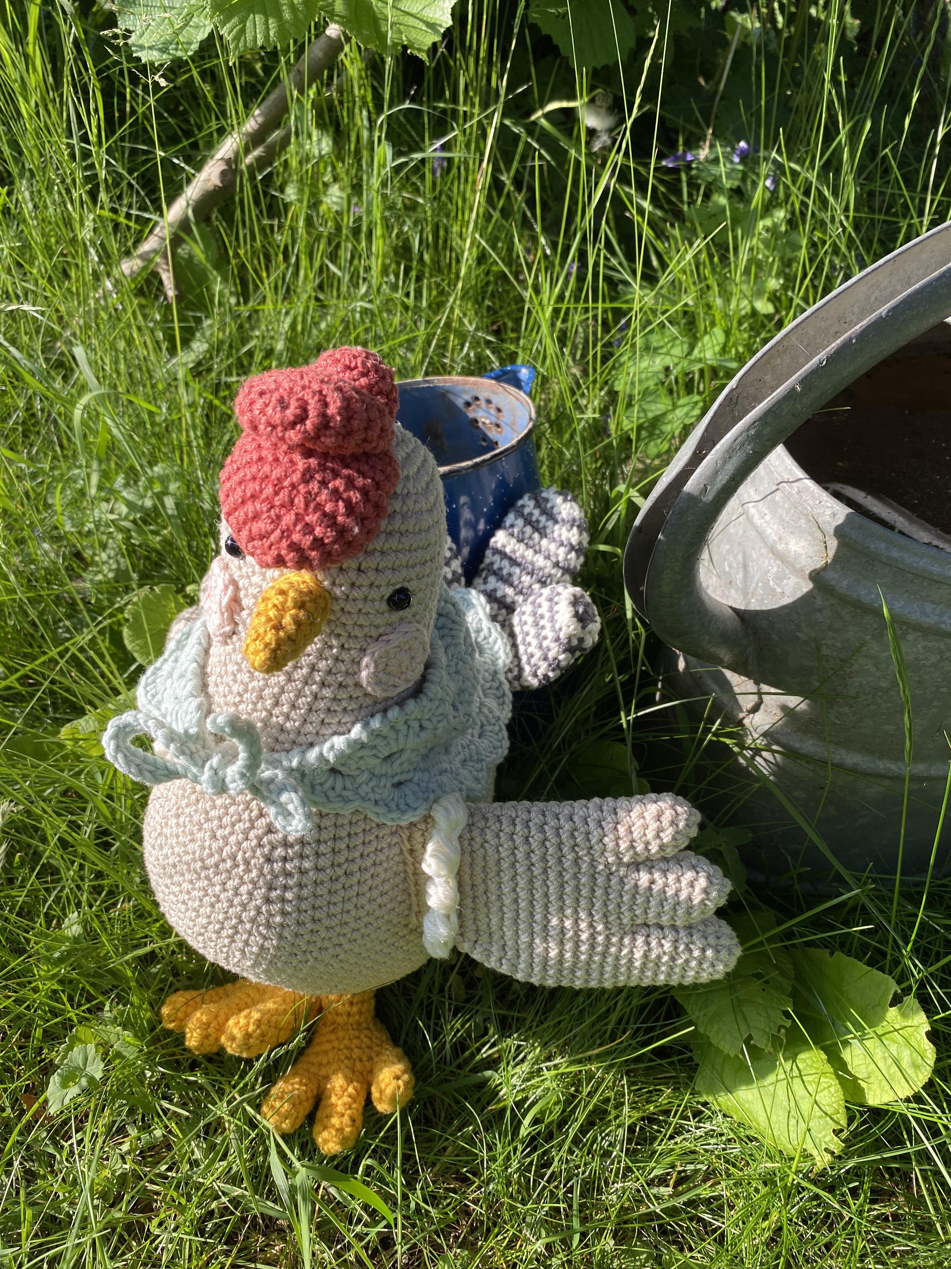 Amigurumi.com - Creations - Greta Hen from Animal Friends of Pica Pau 3