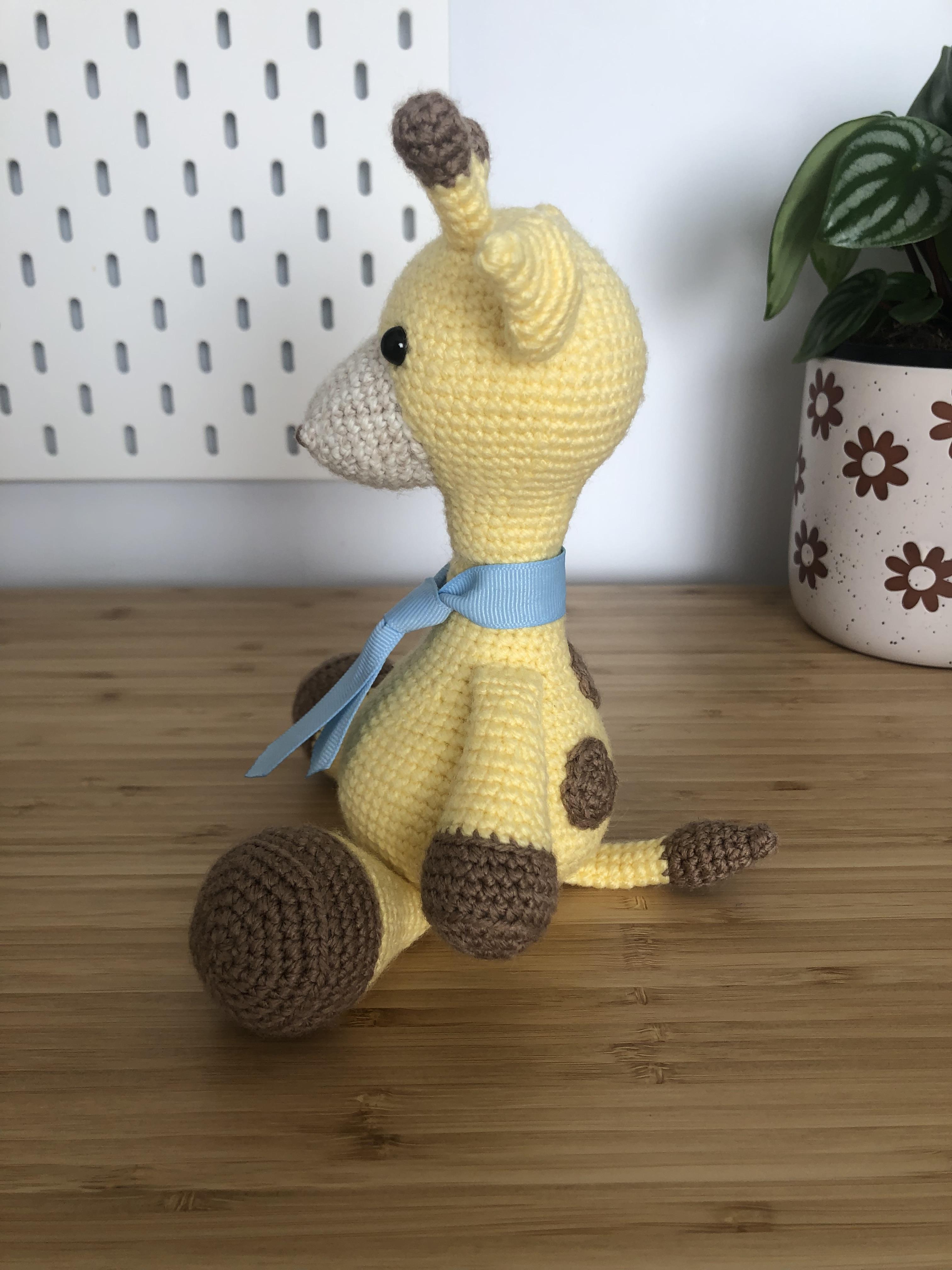 Amigurumi.com - Creations - Stanley the Giraffe from Zoomigurumi 4