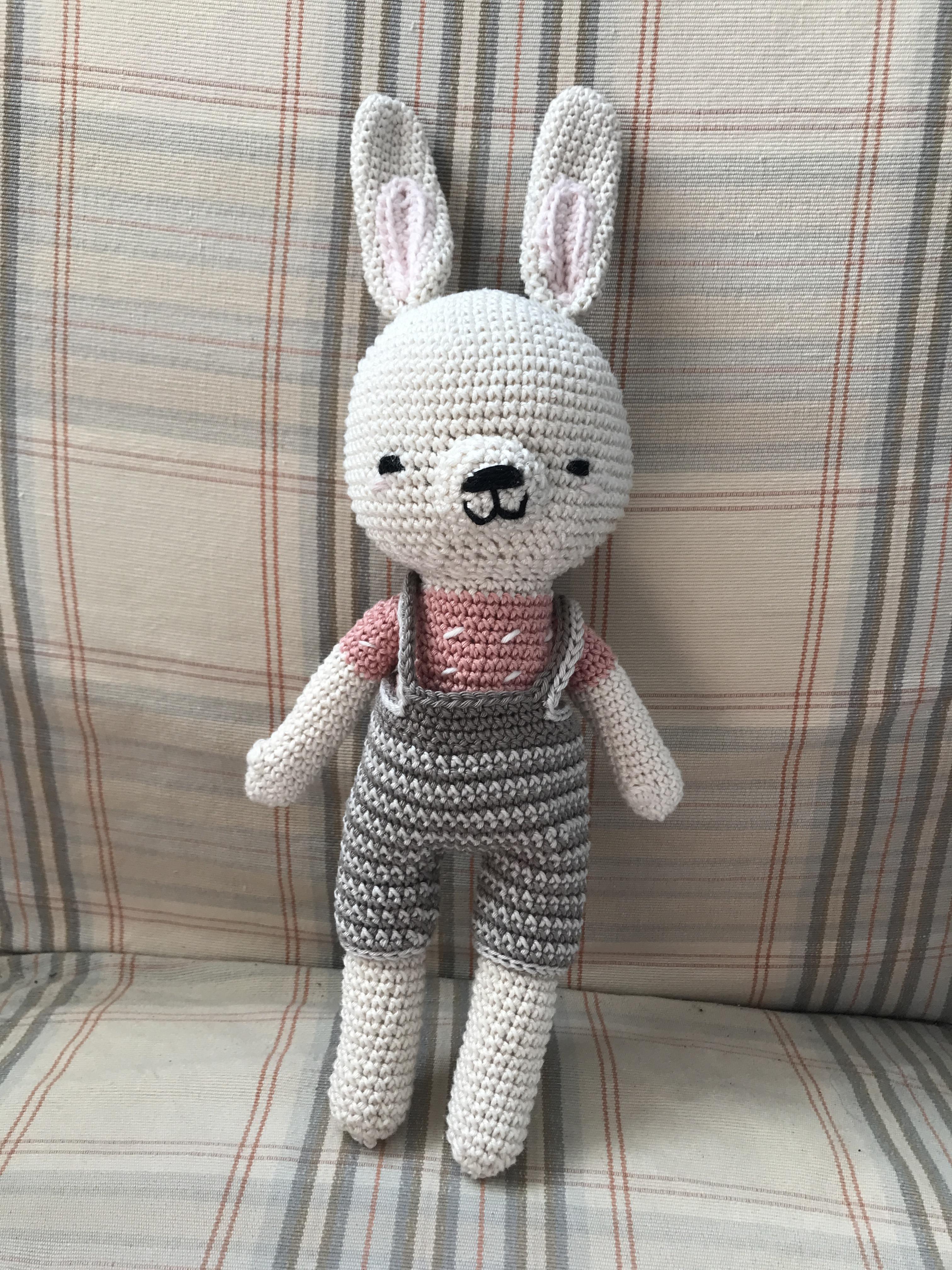 Amigurumi.com - Creations - Gilbert Rabbit from Animal Friends of Pica ...