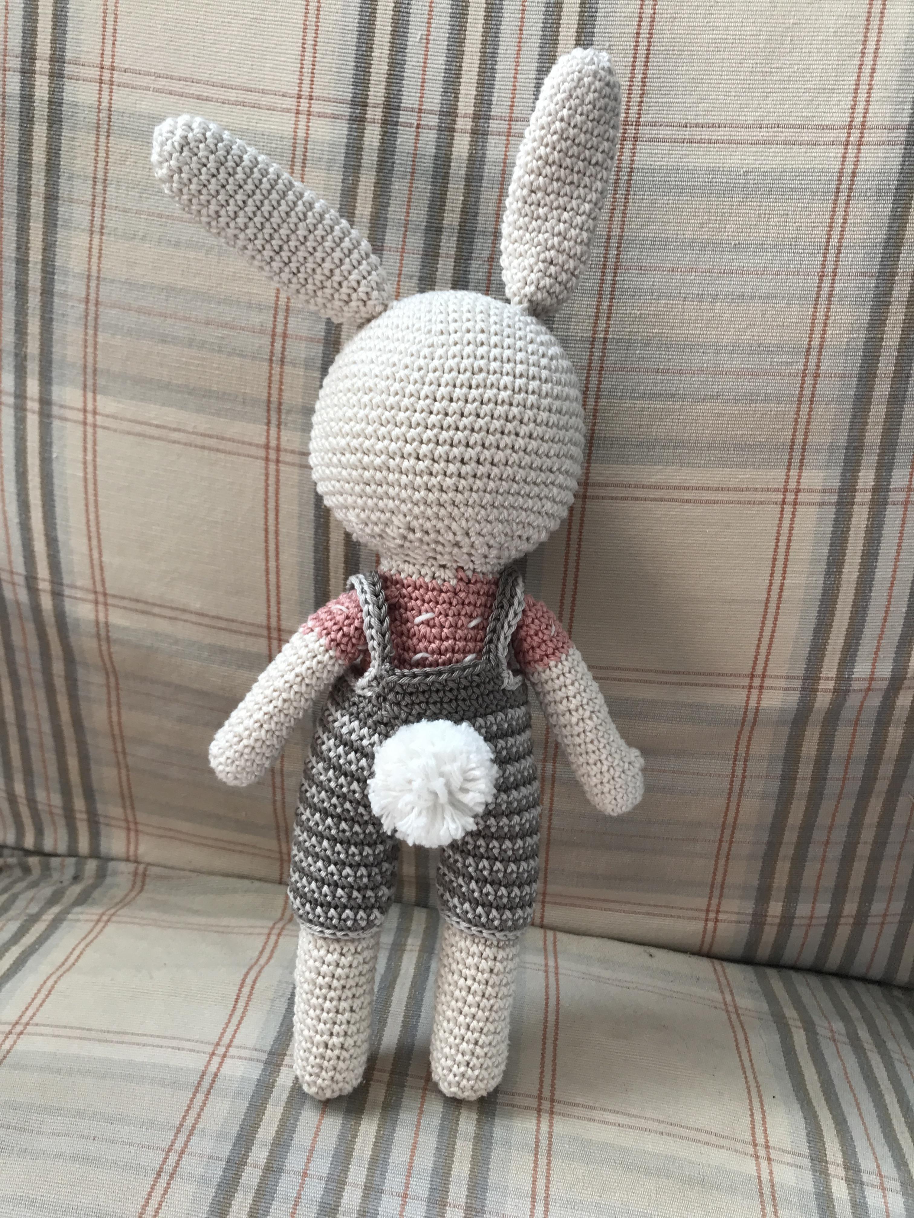Amigurumi.com - Creations - Gilbert Rabbit from Animal Friends of Pica ...