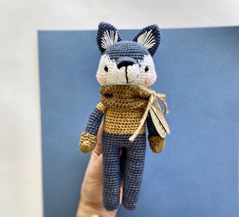 Amigurumi.com - Creations - Harry Wolf from Animal Friends of Pica Pau