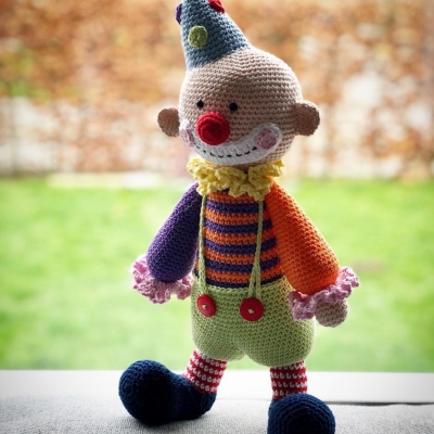 Amigurumi.com - Book creations - Amigurumi-Circus - Chatterbox the Clown