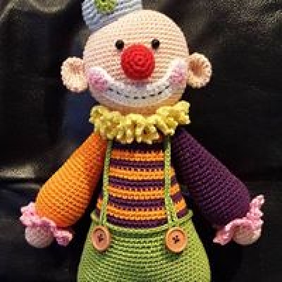 Amigurumi.com - Book creations - Amigurumi-Circus - Chatterbox the Clown