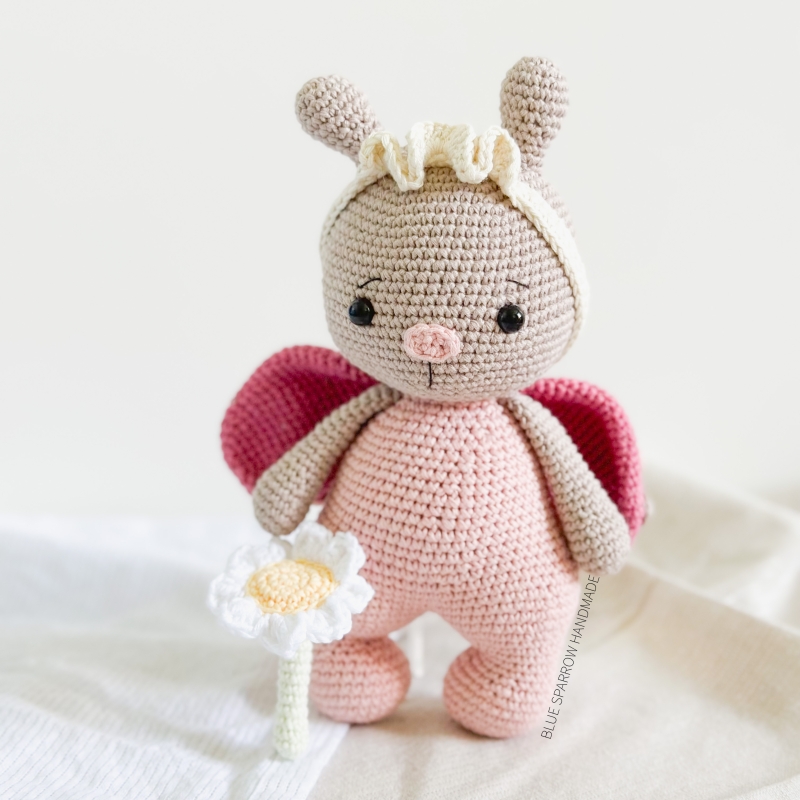 Cleo the Ladybug amigurumi pattern - Amigurumi.com