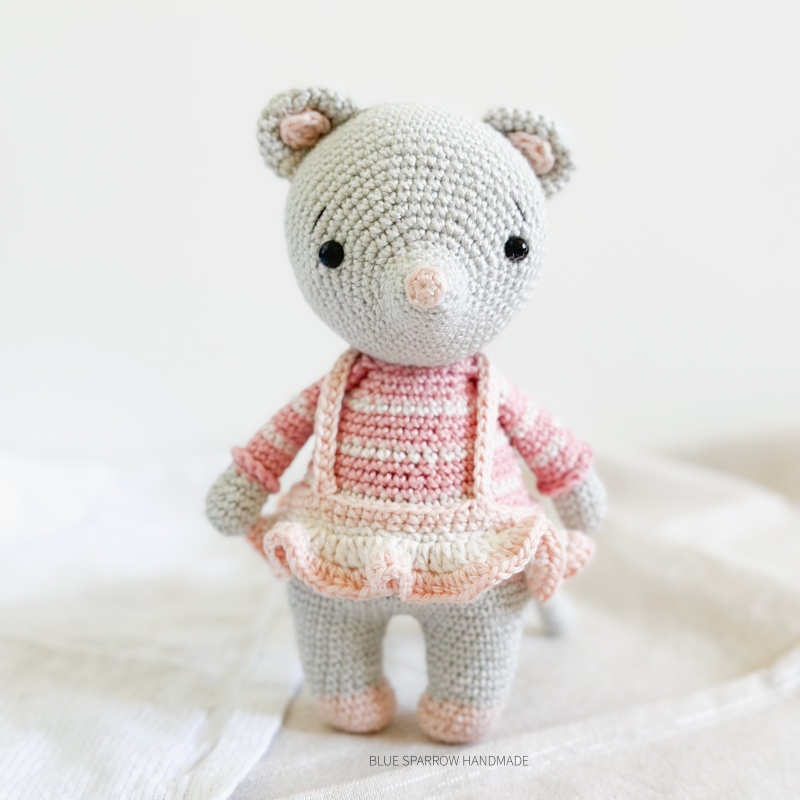 Millie the mouse amigurumi pattern - Amigurumi.com