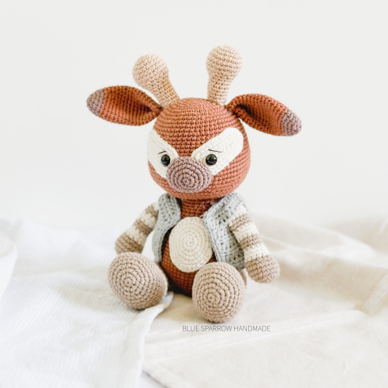 Oakley the Okapi amigurumi pattern - Amigurumi.com