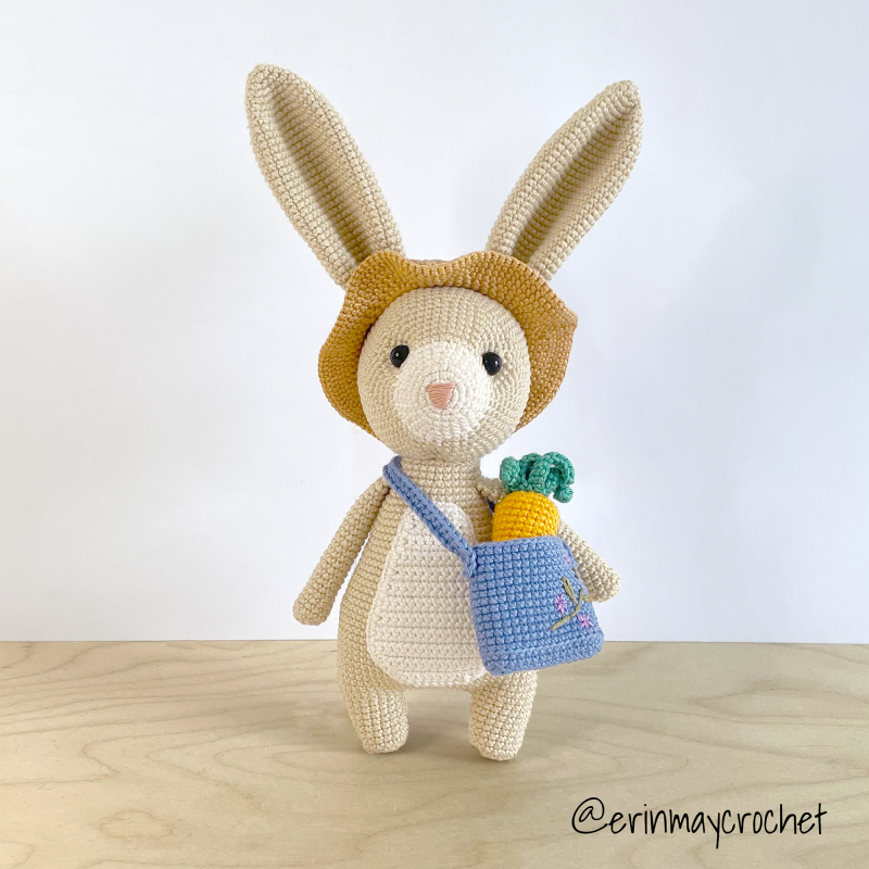 Hazel the Bunny amigurumi pattern - Amigurumi.com