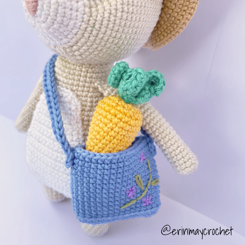 Hazel the Bunny amigurumi pattern - Amigurumi.com