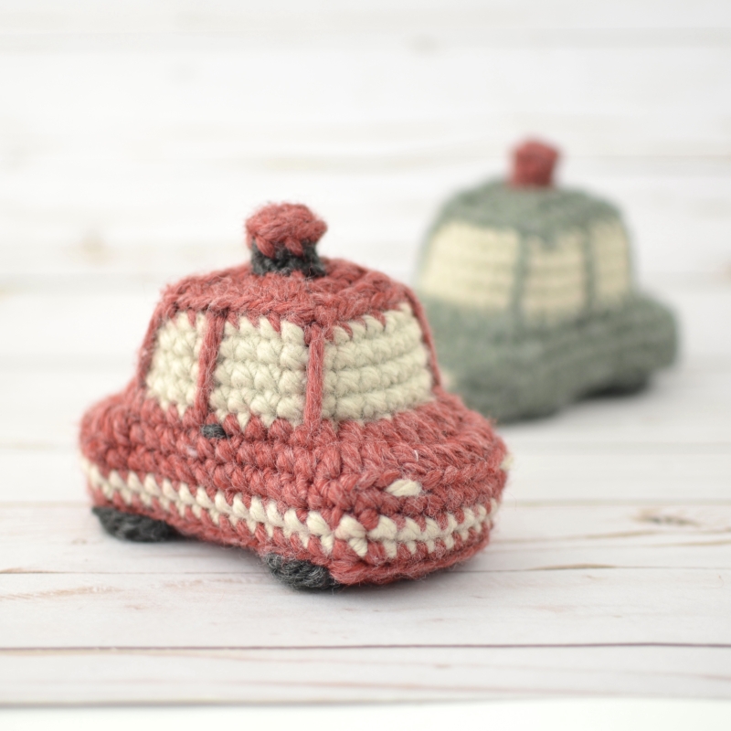 Vintage Emergency Vehicles amigurumi pattern - Amigurumi.com