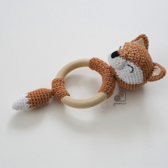 Lucy the Fox rattle amigurumi pattern - Amigurumi.com