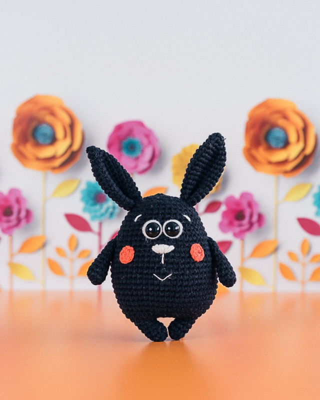 Black Bunny amigurumi pattern - Amigurumi.com
