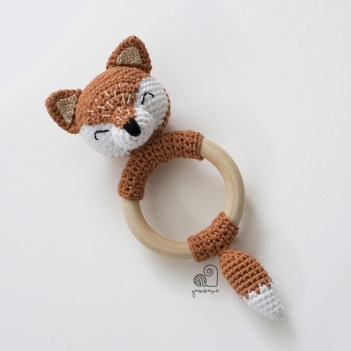 Lucy the Fox rattle amigurumi pattern - Amigurumi.com