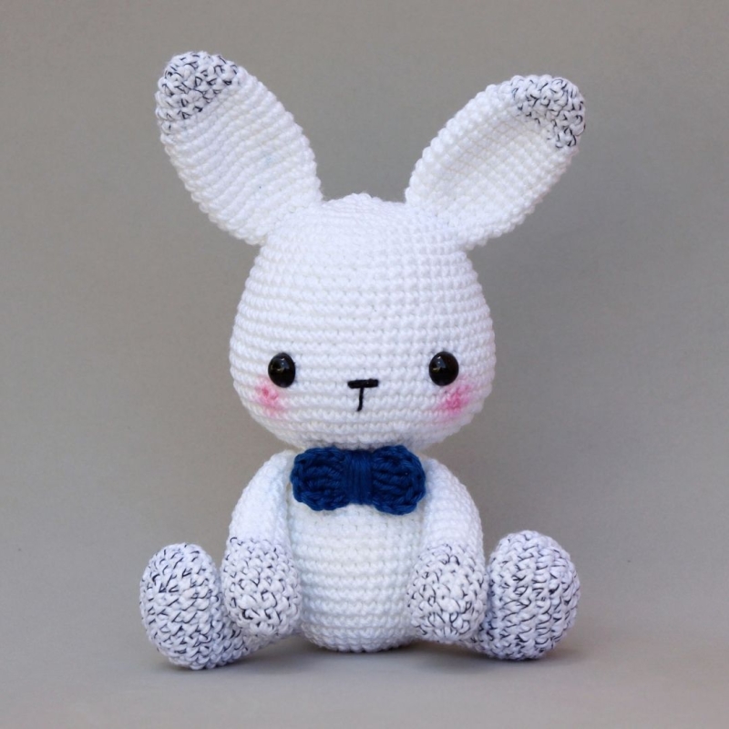 Chantilly, the Bunny - Easter amigurumi pattern - Amigurumi.com