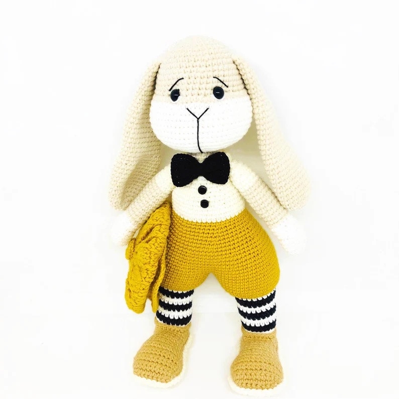 Jasper the Rabbit amigurumi pattern - Amigurumi.com
