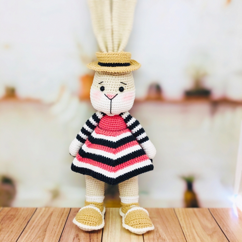 Ruby the Rabbit amigurumi pattern - Amigurumi.com