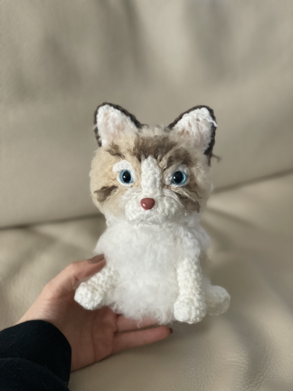 Fluffy Kitten amigurumi pattern - Amigurumi.com