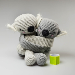 Clingy Koala Snap Bracelet amigurumi pattern - Amigurumi.com
