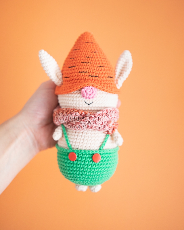 Easter Bunny Gnome amigurumi pattern - Amigurumi.com
