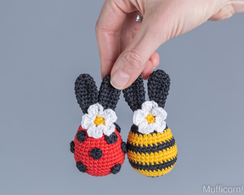 Bee and Ladybug Eggs Bunnies amigurumi pattern - Amigurumi.com
