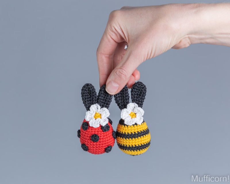 Bee and Ladybug Eggs Bunnies amigurumi pattern - Amigurumi.com