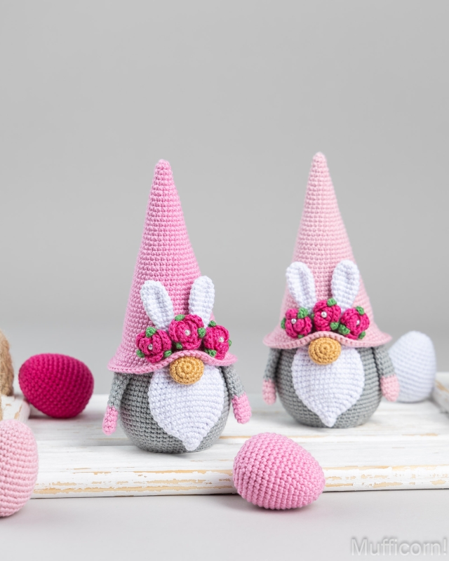 Bunny Gnome with roses amigurumi pattern - Amigurumi.com