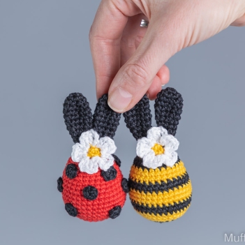 Bee and Ladybug Eggs Bunnies amigurumi pattern - Amigurumi.com