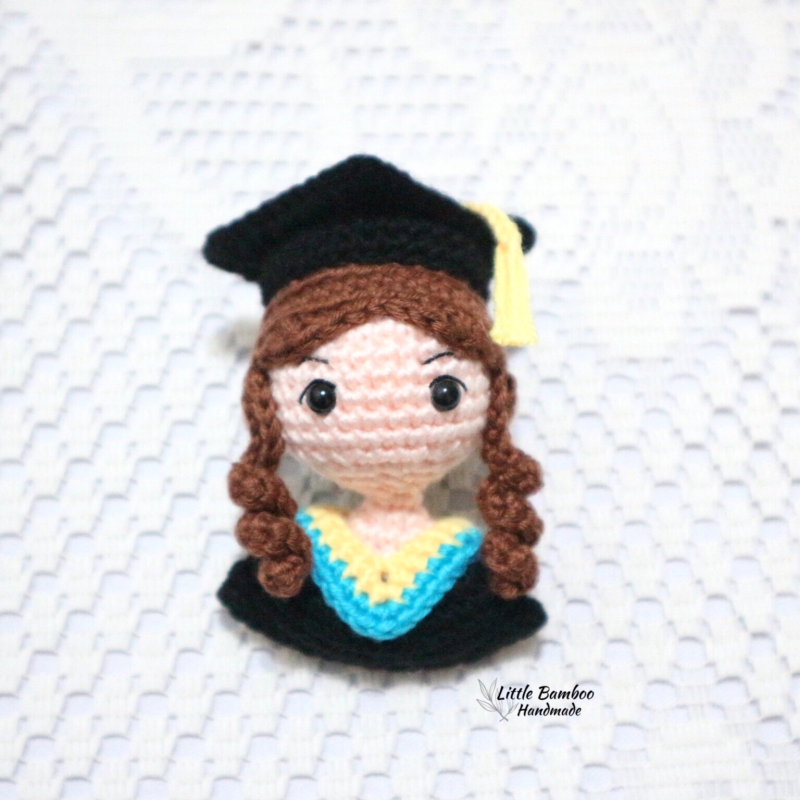 Graduation Boy and Girl amigurumi pattern - Amigurumi.com