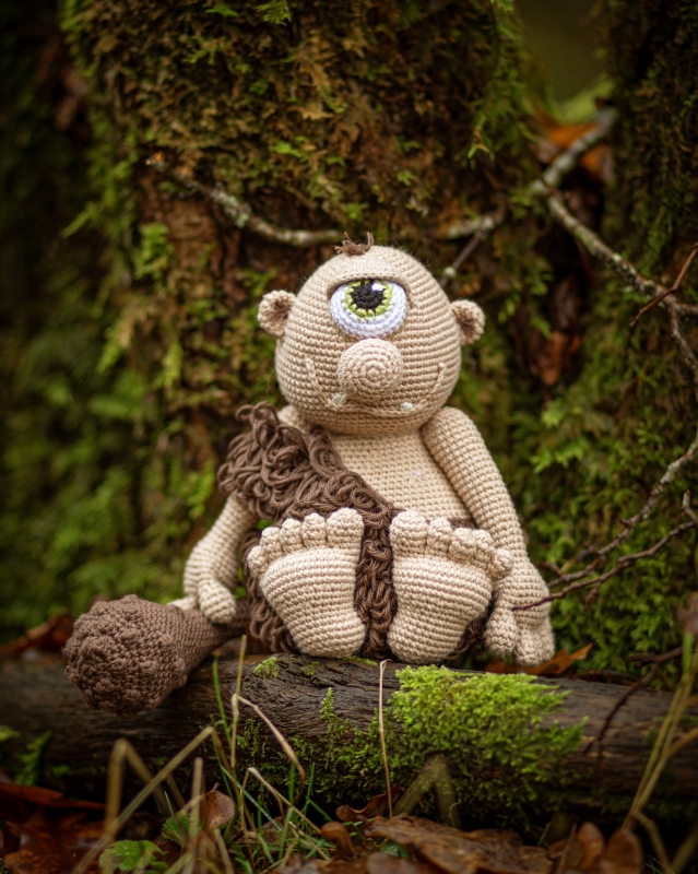 Axog, the cyclops amigurumi pattern - Amigurumi.com