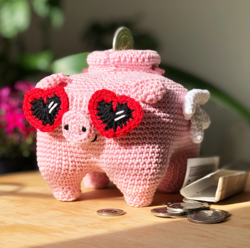 Grace the Piggy Bank amigurumi pattern - Amigurumi.com
