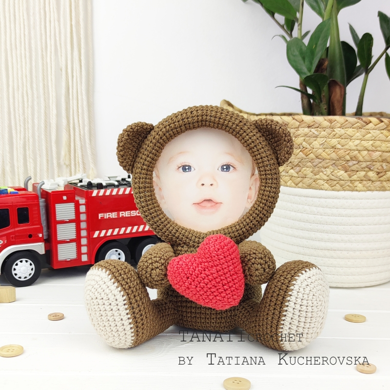 Photo Frame Loving BEAR amigurumi pattern - Amigurumi.com