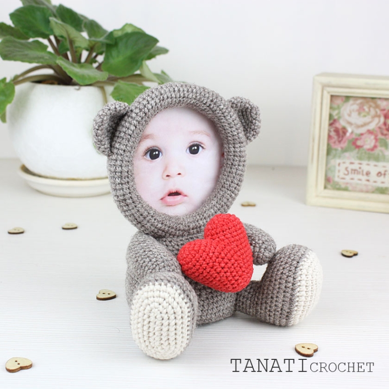 Photo Frame Loving BEAR amigurumi pattern - Amigurumi.com