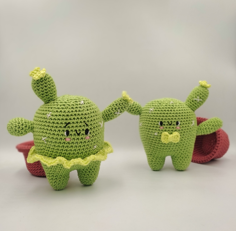 Mr. and Mrs. Cactos amigurumi pattern - Amigurumi.com