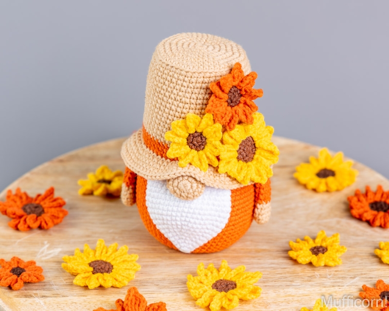 Garden Gnome amigurumi pattern - Amigurumi.com