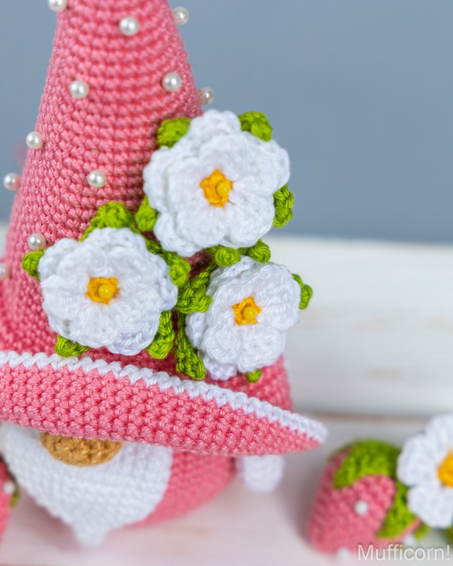 Pink Strawberry Gnome amigurumi pattern - Amigurumi.com