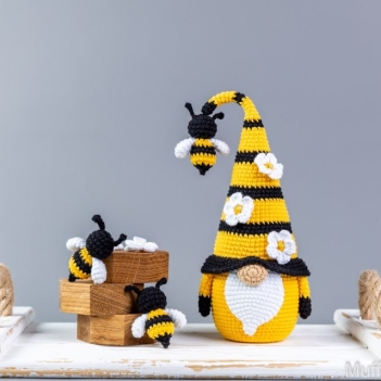 Bee Gnome amigurumi pattern - Amigurumi.com