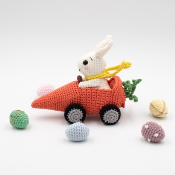 Easter bunny in carrot car amigurumi pattern - Amigurumi.com