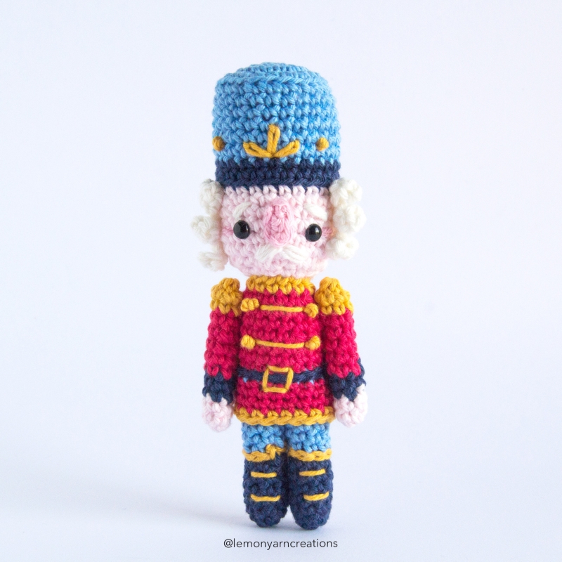 Nutcracker amigurumi pattern - Amigurumi.com