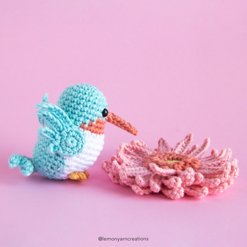 Spring Hummingbird amigurumi pattern - Amigurumi.com
