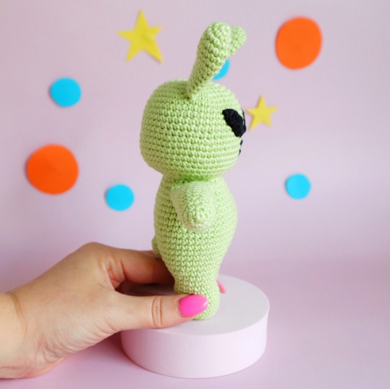 Bowie the Alien Bunny amigurumi pattern - Amigurumi.com
