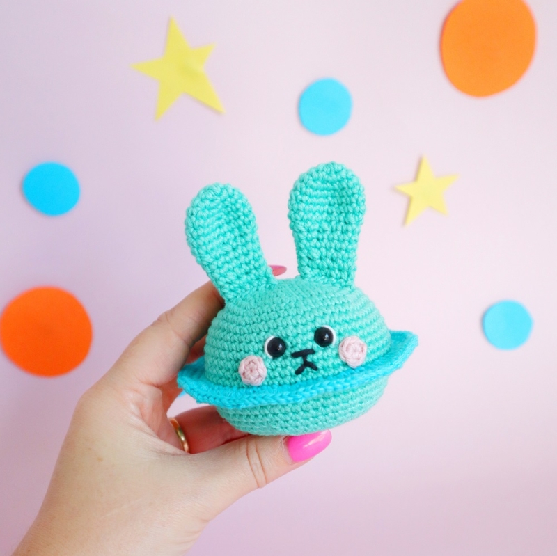 Lunar the Planet Bunny amigurumi pattern - Amigurumi.com
